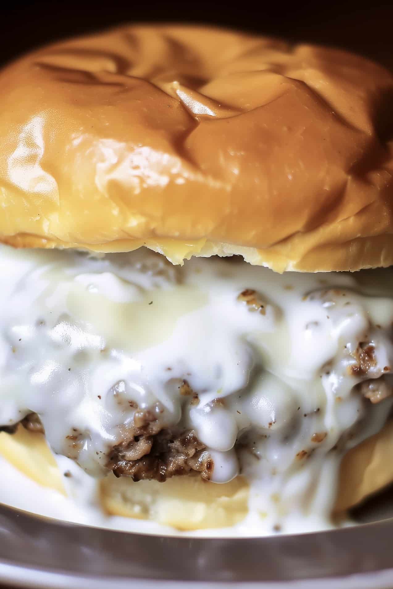 Garlic Overload Burgers with Creamy Garlic Burger Sauce - Easy Family ...